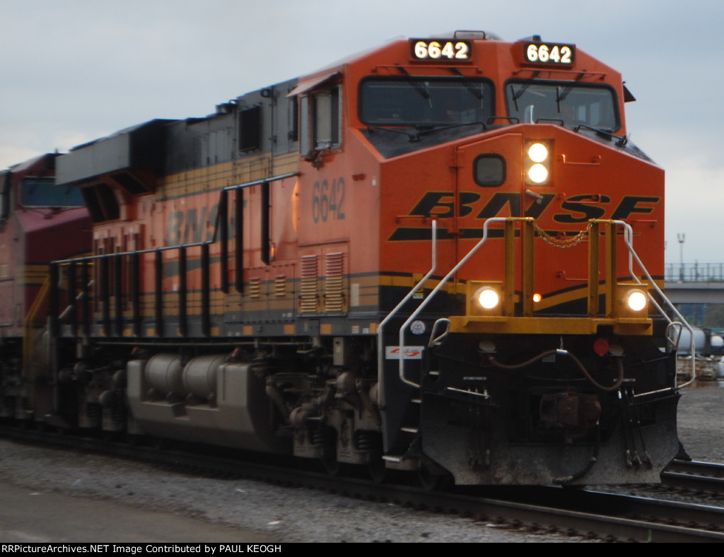 BNSF 6642 close up as she departs eastbound leading a Z-Train at 18:45 pm towards Wishram and ...